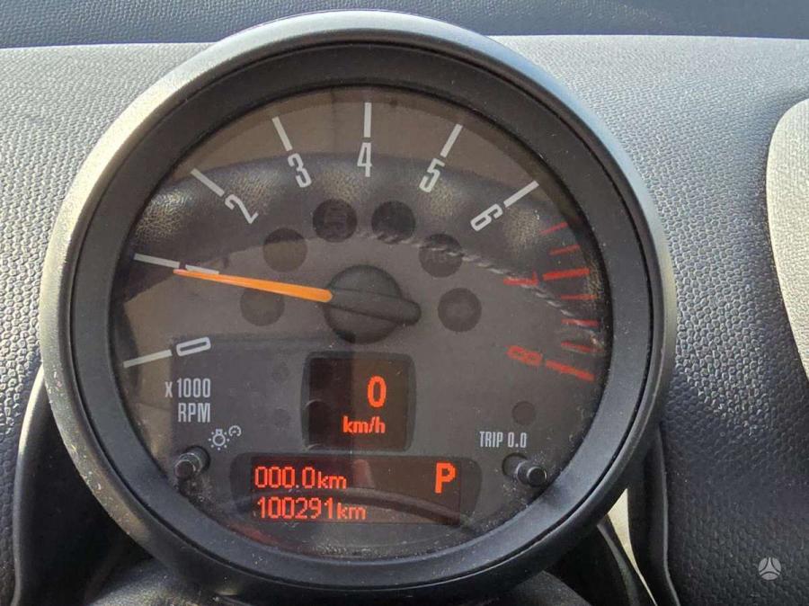 Grey MINI Countryman 2016 in Panevezys, with an engine capacity of 1.60 L and mileage of 100 thousand km for 7500 €, photo 12 on AUTOMOTO.COM.LV