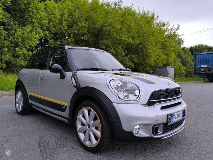 Grey MINI Countryman 2017 in Vilnius, with an engine capacity of 2.00 L and mileage of 102 thousand km for 10500 €, photo 1 on AUTOMOTO.COM.LV