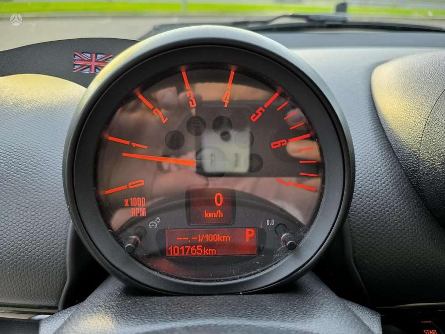 Grey MINI Countryman 2017 in Vilnius, with an engine capacity of 2.00 L and mileage of 102 thousand km for 10500 €, photo 20 on AUTOMOTO.COM.LV