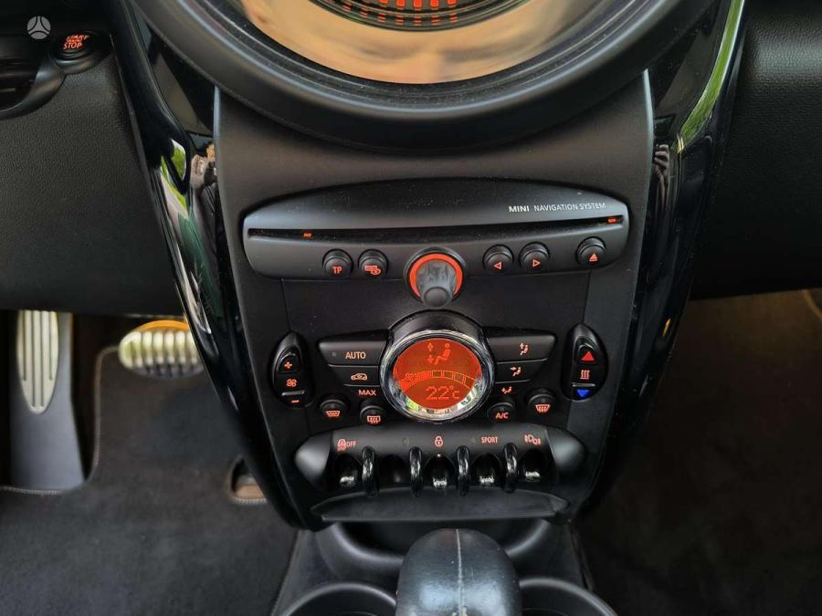 Grey MINI Countryman 2017 in Vilnius, with an engine capacity of 2.00 L and mileage of 102 thousand km for 10500 €, photo 25 on AUTOMOTO.COM.LV