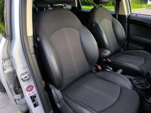 Grey MINI Countryman 2017 in Vilnius, with an engine capacity of 2.00 L and mileage of 102 thousand km for 10500 €, photo 37 on AUTOMOTO.COM.LV