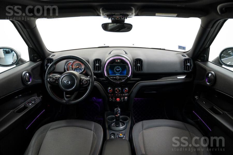 Pelēks MINI Countryman 2018 Rīga, ar dzinēja tilpumu 2.00 L un nobraukumu 122 tūkst. km par 8950 €, foto 4 vietnē AUTOMOTO.COM.LV