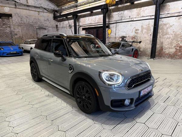 Grey MINI Countryman 2018 in Kaunas, with an engine capacity of 2.00 L and mileage of 167 thousand km for 15300 €, photo 3 on AUTOMOTO.COM.LV