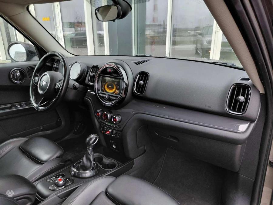 Grey MINI Countryman 2018 in Vilnius, with an engine capacity of 1.50 L and mileage of 129 thousand km for 11000 €, photo 11 on AUTOMOTO.COM.LV