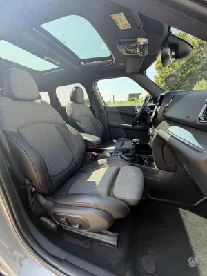 Grey MINI Countryman 2018 in Taurage, with an engine capacity of 1.50 L and mileage of 128 thousand km for 9900 €, photo 14 on AUTOMOTO.COM.LV