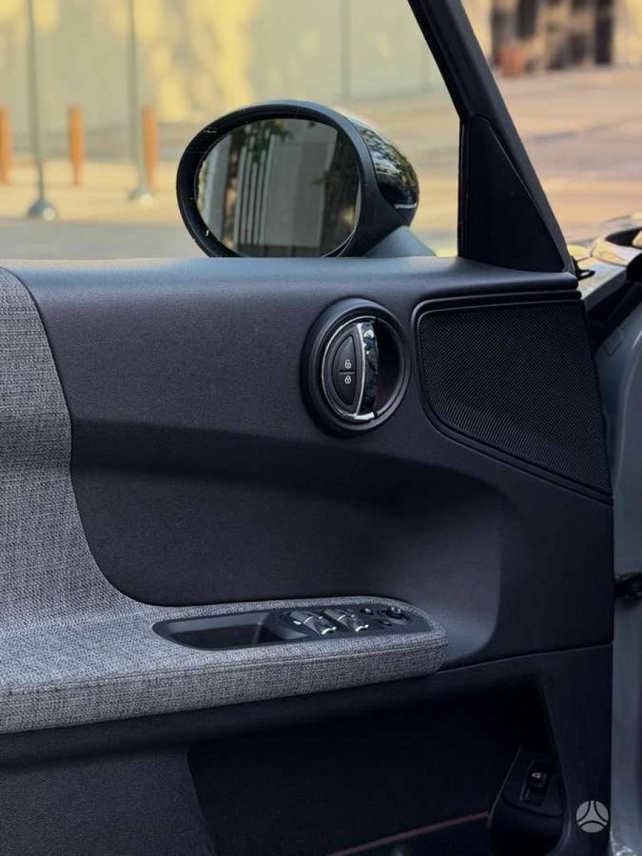 Grey MINI Countryman 2018 in Kaunas, with an engine capacity of 1.50 L and mileage of 130 thousand km for 9900 €, photo 30 on AUTOMOTO.COM.LV