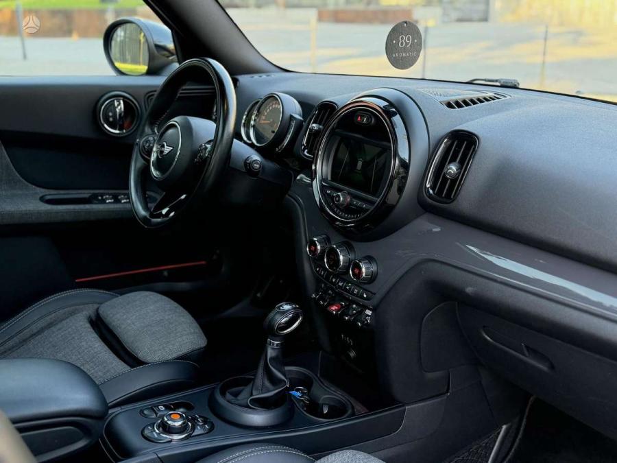 Grey MINI Countryman 2018 in Kaunas, with an engine capacity of 1.50 L and mileage of 130 thousand km for 9900 €, photo 42 on AUTOMOTO.COM.LV