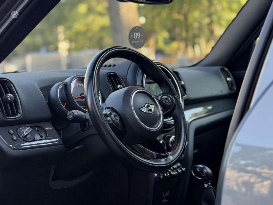 Grey MINI Countryman 2018 in Kaunas, with an engine capacity of 1.50 L and mileage of 130 thousand km for 9900 €, photo 48 on AUTOMOTO.COM.LV