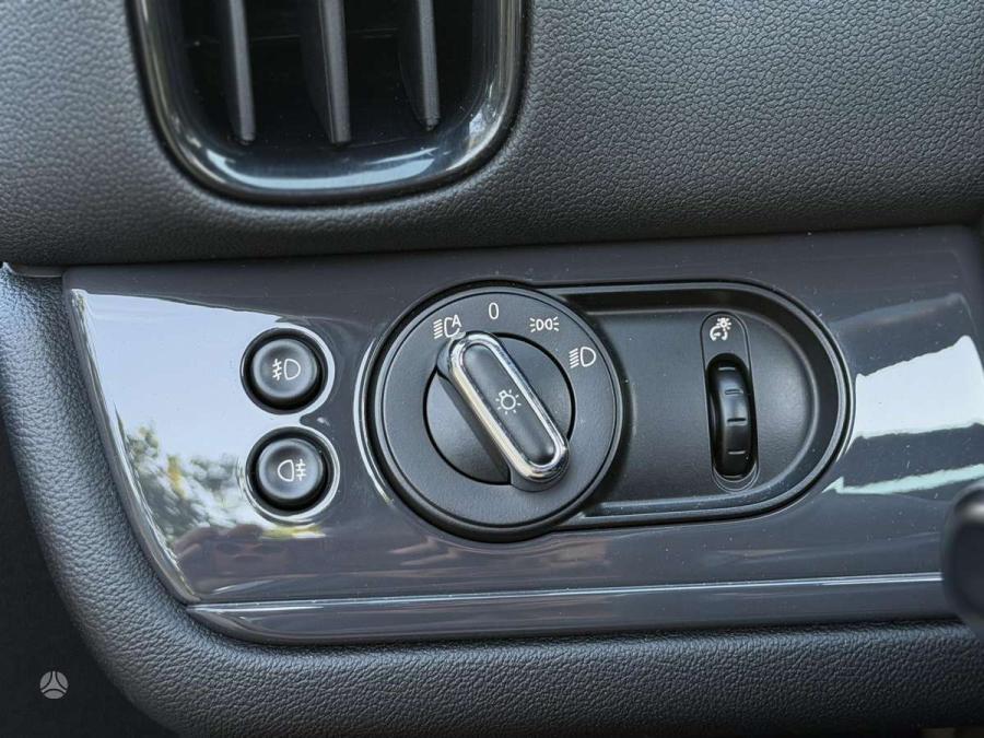 Grey MINI Countryman 2018 in Kaunas, with an engine capacity of 1.50 L and mileage of 130 thousand km for 9900 €, photo 49 on AUTOMOTO.COM.LV