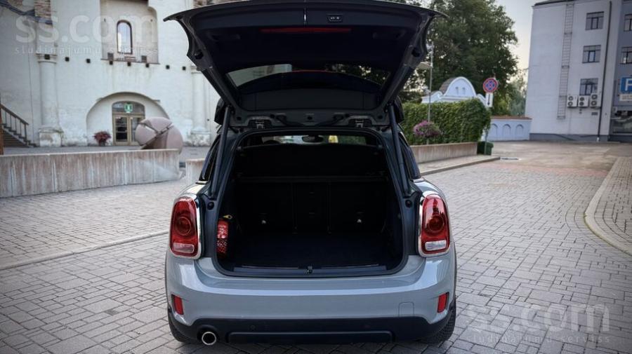 Grey MINI Countryman 2018 in Jelgava, with an engine capacity of 1.50 L and mileage of 196 thousand km for 13990 €, photo 9 on AUTOMOTO.COM.LV