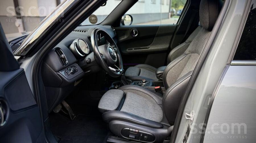 Grey MINI Countryman 2018 in Jelgava, with an engine capacity of 1.50 L and mileage of 196 thousand km for 13990 €, photo 13 on AUTOMOTO.COM.LV