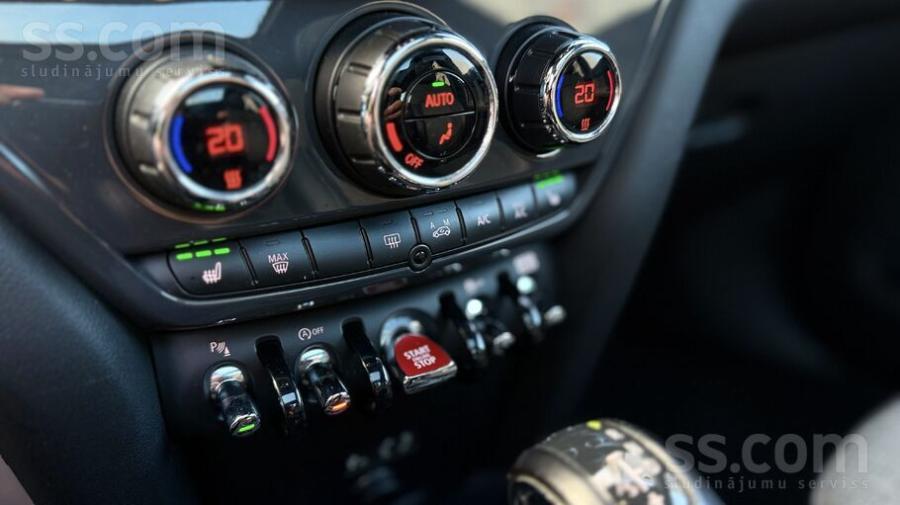 Grey MINI Countryman 2018 in Jelgava, with an engine capacity of 1.50 L and mileage of 196 thousand km for 13990 €, photo 17 on AUTOMOTO.COM.LV
