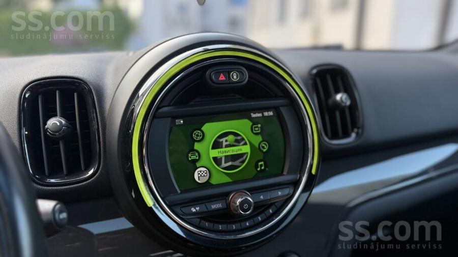 Grey MINI Countryman 2018 in Jelgava, with an engine capacity of 1.50 L and mileage of 196 thousand km for 13990 €, photo 23 on AUTOMOTO.COM.LV