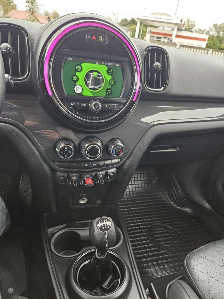 Grey MINI Countryman 2018 in Siauliai, with an engine capacity of 1.50 L and mileage of 164 thousand km for 8950 €, photo 21 on AUTOMOTO.COM.LV
