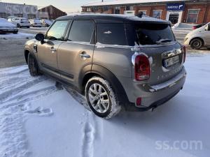 Grey MINI Countryman 2019 in Riga, with an engine capacity of 2.00 L and mileage of 40 thousand km for 23500 €, photo 4 on AUTOMOTO.COM.LV