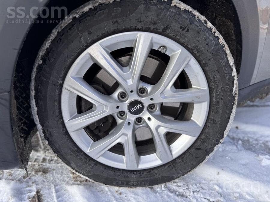 Grey MINI Countryman 2019 in Riga, with an engine capacity of 2.00 L and mileage of 40 thousand km for 23500 €, photo 8 on AUTOMOTO.COM.LV