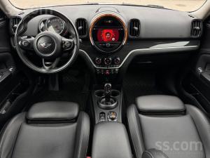 Pelēks MINI Countryman 2020 Rīga, ar dzinēja tilpumu 2.00 L un nobraukumu 75 tūkst. km par 23490 €, foto 4 vietnē AUTOMOTO.COM.LV