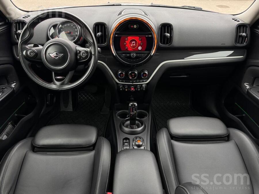 Pelēks MINI Countryman 2020 Rīga, ar dzinēja tilpumu 2.00 L un nobraukumu 75 tūkst. km par 23490 €, foto 4 vietnē AUTOMOTO.COM.LV