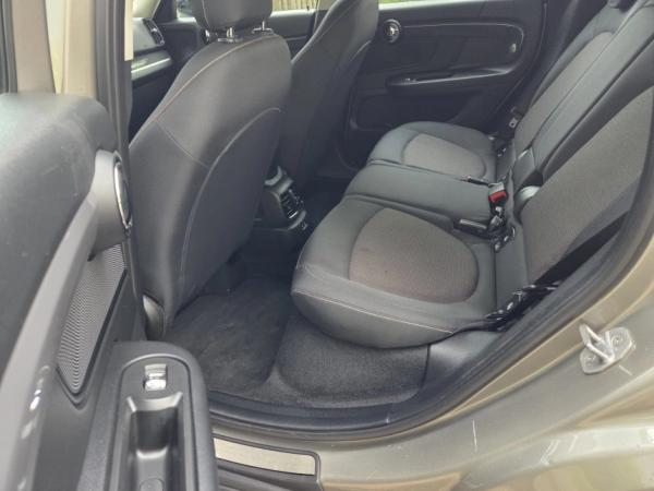 Grey MINI Countryman 2020 in Riga, with an engine capacity of 1.50 L and mileage of 177 thousand km for 15400 €, photo 5 on AUTOMOTO.COM.LV