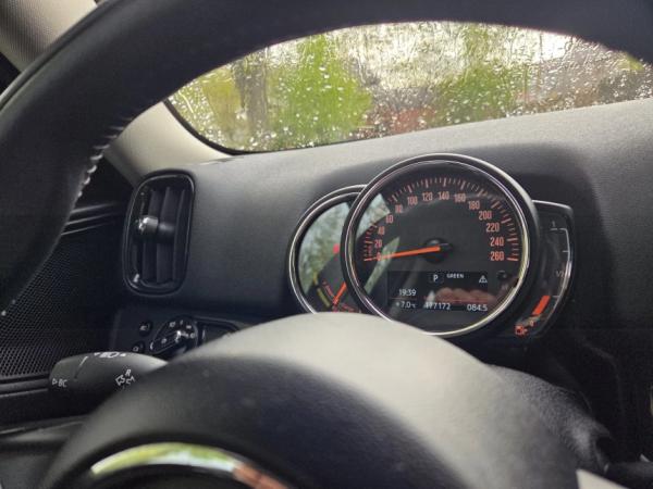 Grey MINI Countryman 2020 in Riga, with an engine capacity of 1.50 L and mileage of 177 thousand km for 15400 €, photo 7 on AUTOMOTO.COM.LV