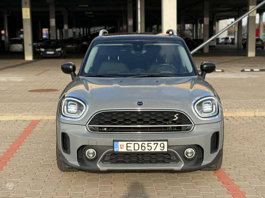 Grey MINI Countryman 2020 in Vilnius, with an engine capacity of 1.50 L and mileage of 189 thousand km for 16700 €, photo 1 on AUTOMOTO.COM.LV