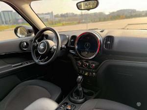 Grey MINI Countryman 2020 in Vilnius, with an engine capacity of 1.50 L and mileage of 189 thousand km for 16700 €, photo 11 on AUTOMOTO.COM.LV