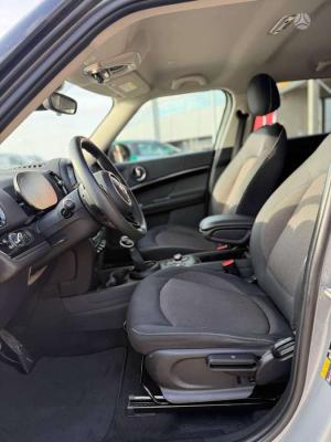 Grey MINI Countryman 2020 in Vilnius, with an engine capacity of 1.50 L and mileage of 189 thousand km for 16700 €, photo 12 on AUTOMOTO.COM.LV
