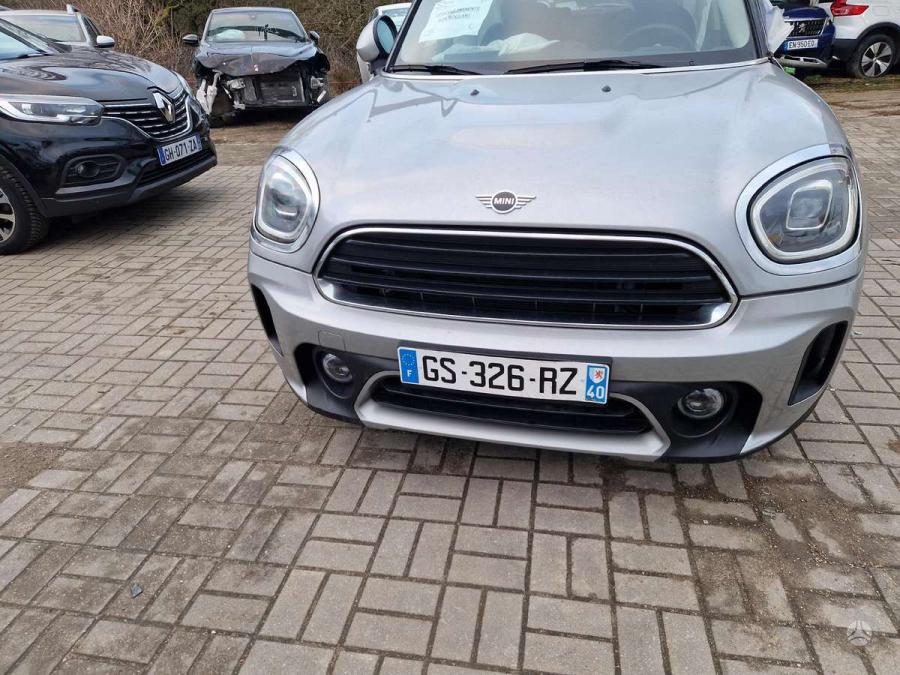 Grey MINI Countryman 2023 in Kaunas, with an engine capacity of 1.50 L and mileage of 10 thousand km for 15488 €, photo 6 on AUTOMOTO.COM.LV