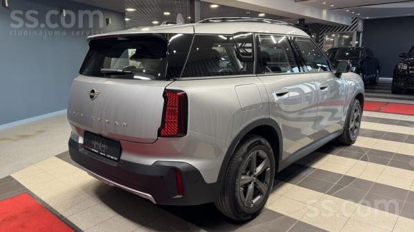 Pelēks MINI Countryman 2024 Rīga, ar dzinēja tilpumu 1.50 L un nobraukumu 9 tūkst. km par 29990 €, foto 5 vietnē AUTOMOTO.COM.LV