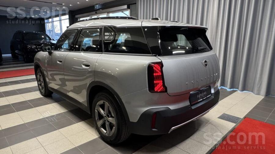 Pelēks MINI Countryman 2024 Rīga, ar dzinēja tilpumu 1.50 L un nobraukumu 9 tūkst. km par 29990 €, foto 8 vietnē AUTOMOTO.COM.LV