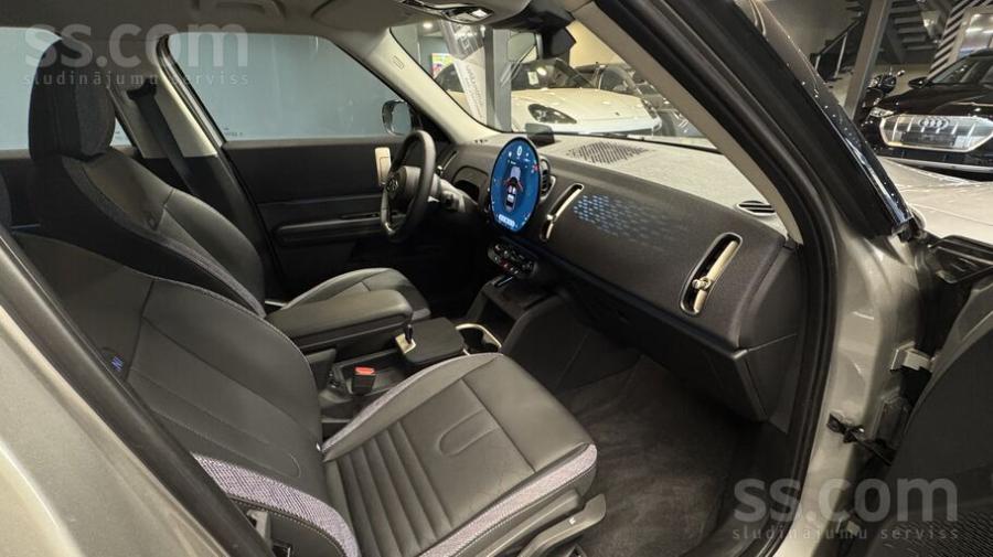 Pelēks MINI Countryman 2024 Rīga, ar dzinēja tilpumu 1.50 L un nobraukumu 9 tūkst. km par 29990 €, foto 12 vietnē AUTOMOTO.COM.LV