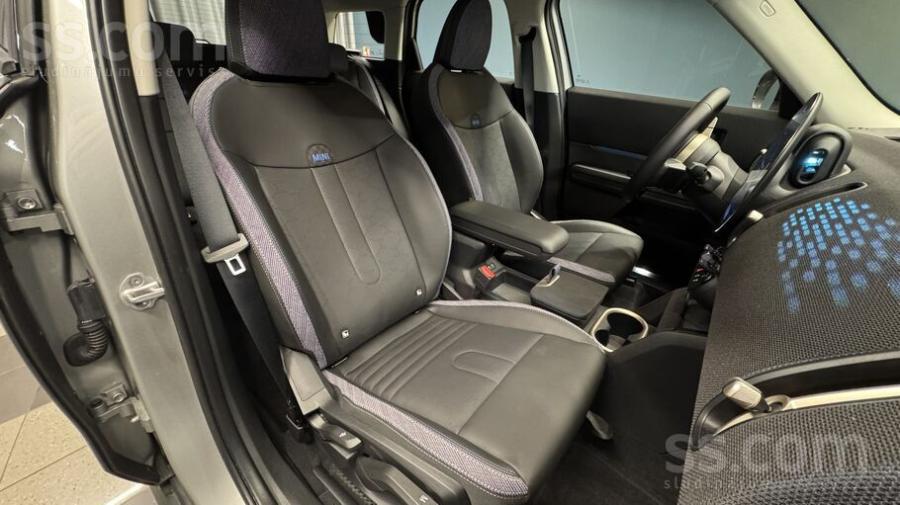 Pelēks MINI Countryman 2024 Rīga, ar dzinēja tilpumu 1.50 L un nobraukumu 9 tūkst. km par 29990 €, foto 13 vietnē AUTOMOTO.COM.LV