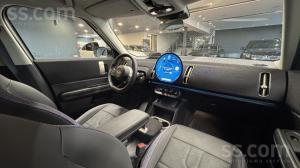 Pelēks MINI Countryman 2024 Rīga, ar dzinēja tilpumu 1.50 L un nobraukumu 9 tūkst. km par 29990 €, foto 16 vietnē AUTOMOTO.COM.LV