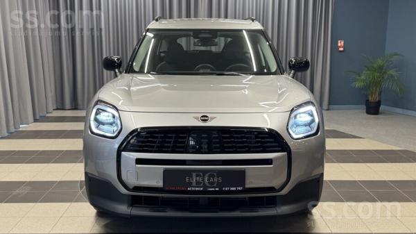 Grey MINI Countryman 2024 in Riga, with an engine capacity of 1.50 L and mileage of 9 thousand km for 27490 €, photo 9 on AUTOMOTO.COM.LV