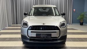 Grey MINI Countryman 2024 in Riga, with an engine capacity of 1.50 L and mileage of 9 thousand km for 29990 €, photo  on AUTOMOTO.COM.LV