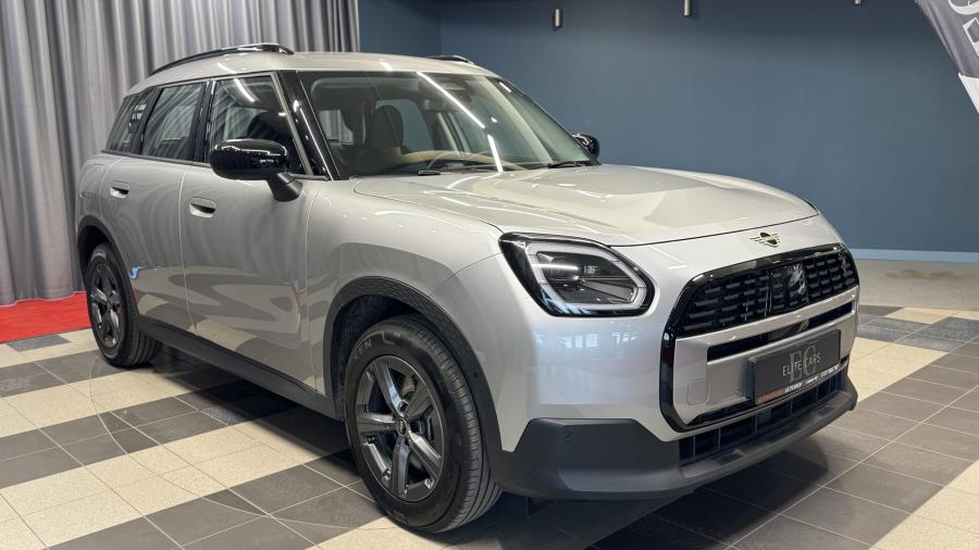 Grey MINI Countryman 2024 in Riga, with an engine capacity of 1.50 L and mileage of 9 thousand km for 29990 €, photo 3 on AUTOMOTO.COM.LV