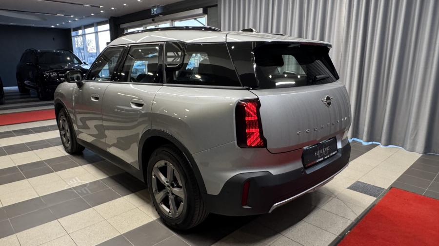 Grey MINI Countryman 2024 in Riga, with an engine capacity of 1.50 L and mileage of 9 thousand km for 29990 €, photo 7 on AUTOMOTO.COM.LV