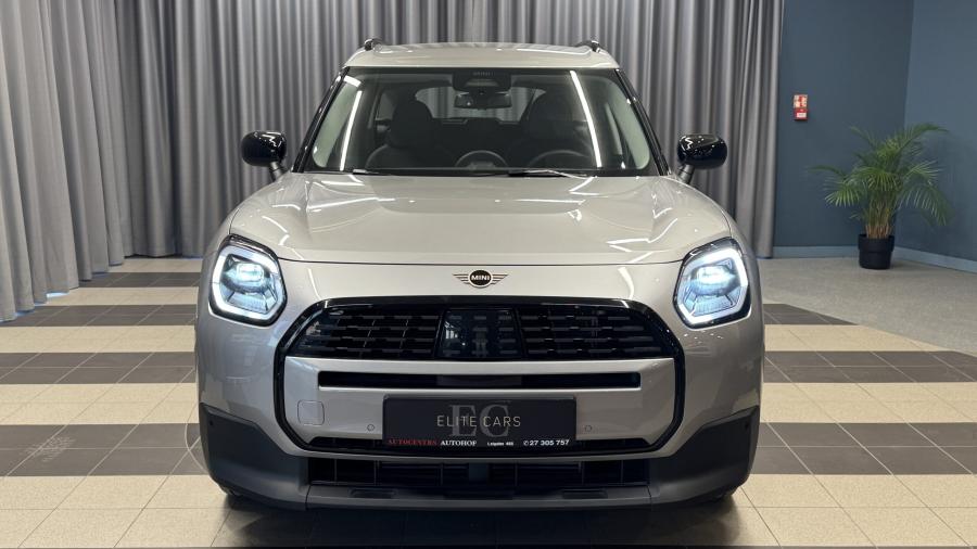 Grey MINI Countryman 2024 in Riga, with an engine capacity of 1.50 L and mileage of 9 thousand km for 29990 €, photo 8 on AUTOMOTO.COM.LV