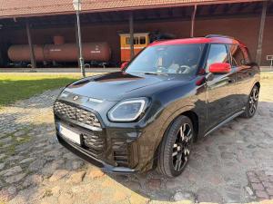 Pelēks MINI Countryman 2024 Panevēža, ar dzinēja tilpumu 0.00 L un nobraukumu 20 tūkst. km par 43560 €, foto  vietnē AUTOMOTO.COM.LV