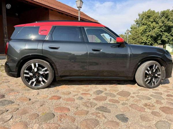 Pelēks MINI Countryman 2024 Panevēža, ar dzinēja tilpumu 0.00 L un nobraukumu 20 tūkst. km par 43560 €, foto 5 vietnē AUTOMOTO.COM.LV