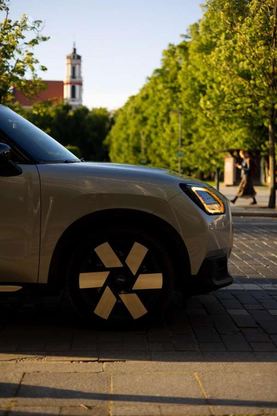 Pelēks MINI Countryman 2025 Viļņa, ar dzinēja tilpumu 0.00 L un nobraukumu 11 tūkst. km par 42350 €, foto 16 vietnē AUTOMOTO.COM.LV