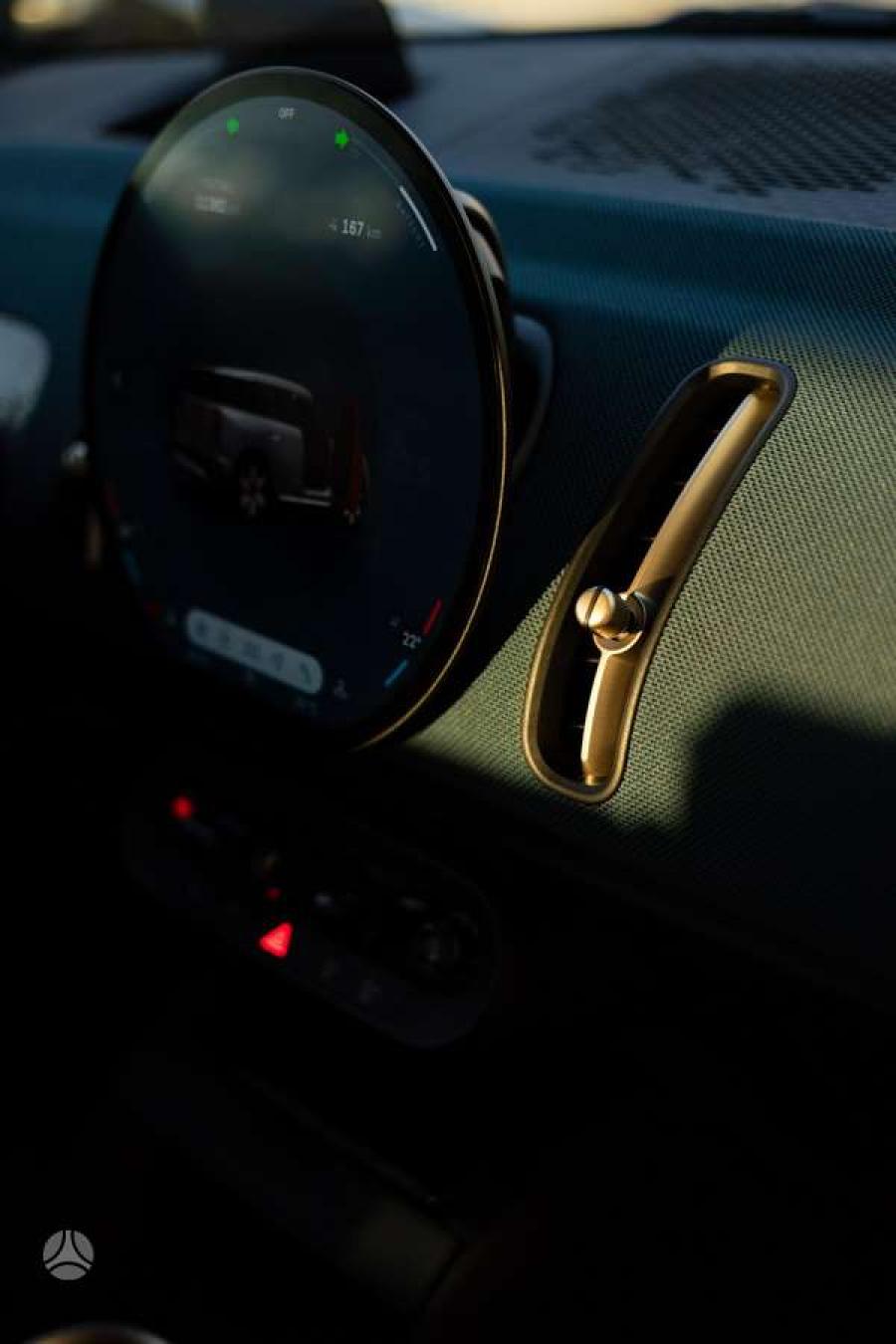 Pelēks MINI Countryman 2025 Viļņa, ar dzinēja tilpumu 0.00 L un nobraukumu 11 tūkst. km par 42350 €, foto 17 vietnē AUTOMOTO.COM.LV
