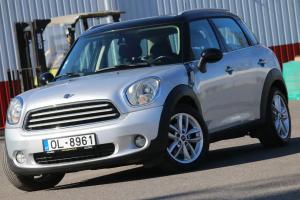 Pelēks MINI Countryman 2010 Rīga, ar dzinēja tilpumu 1.60 L un nobraukumu 239 tūkst. km par 4990 €, foto  vietnē AUTOMOTO.COM.LV