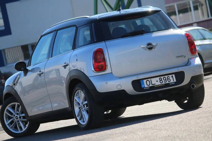 Grey MINI Countryman 2010 in Riga, with an engine capacity of 1.60 L and mileage of 239 thousand km for 4990 €, photo 5 on AUTOMOTO.COM.LV