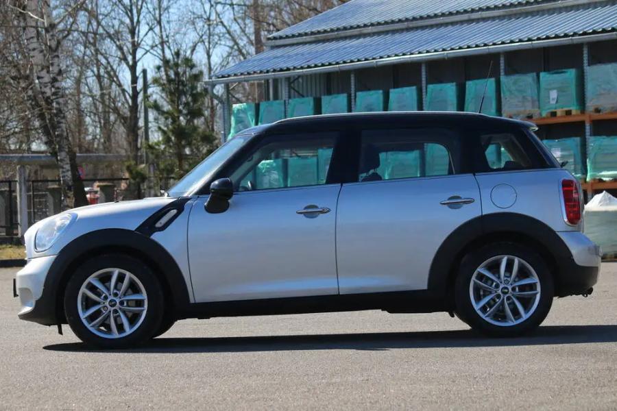 Grey MINI Countryman 2010 in Riga, with an engine capacity of 1.60 L and mileage of 239 thousand km for 4990 €, photo 6 on AUTOMOTO.COM.LV