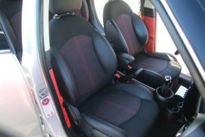 Grey MINI Countryman 2010 in Riga, with an engine capacity of 1.60 L and mileage of 239 thousand km for 4990 €, photo 13 on AUTOMOTO.COM.LV