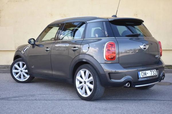 Grey MINI Countryman 2011 in Talsi, with an engine capacity of 2.00 L and mileage of 192 thousand km for 6500 €, photo 2 on AUTOMOTO.COM.LV