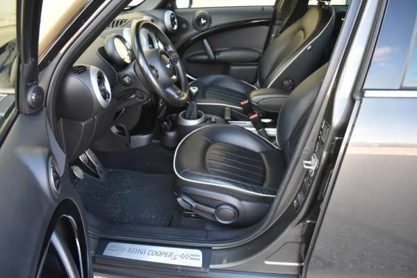 Grey MINI Countryman 2011 in Talsi, with an engine capacity of 2.00 L and mileage of 192 thousand km for 6500 €, photo 6 on AUTOMOTO.COM.LV