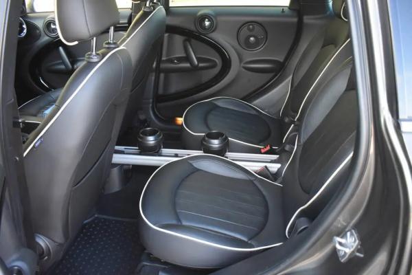 Grey MINI Countryman 2011 in Talsi, with an engine capacity of 2.00 L and mileage of 192 thousand km for 6500 €, photo 8 on AUTOMOTO.COM.LV