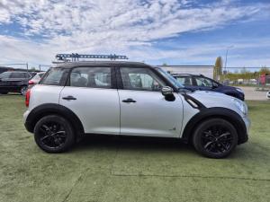 Pelēks MINI Countryman 2011 Rīga, ar dzinēja tilpumu 2.00 L un nobraukumu 170 tūkst. km par 7500 €, foto 5 vietnē AUTOMOTO.COM.LV